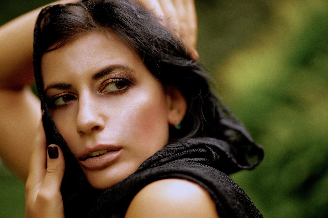 Cheveux plaquer : voici comment faire